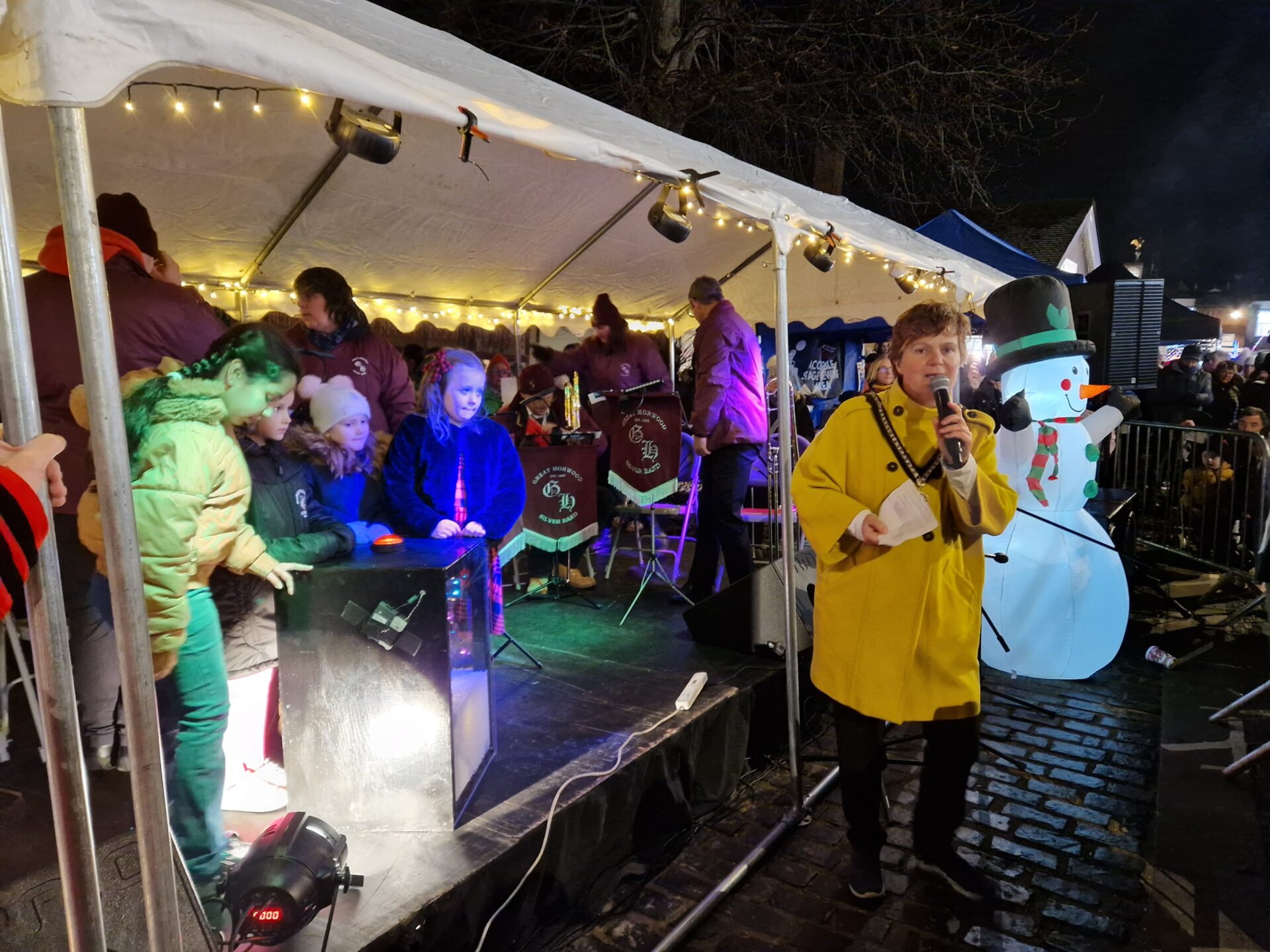 Buckingham Lights up for the Festive Season - Buckingham Town Council